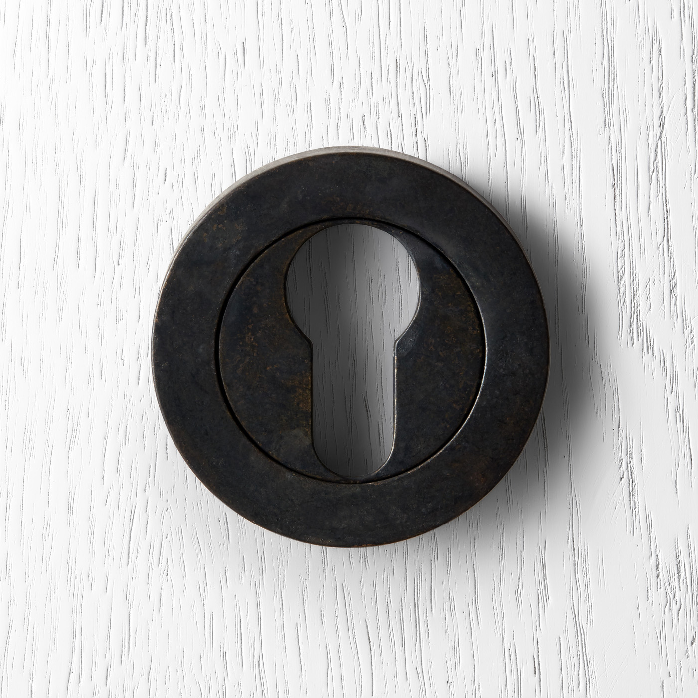 ESCUTCHEON YOKE